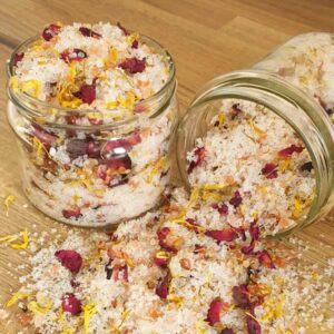 How To Make Bath Salts [Full Guide+Recipe] - DIY Beauty Base